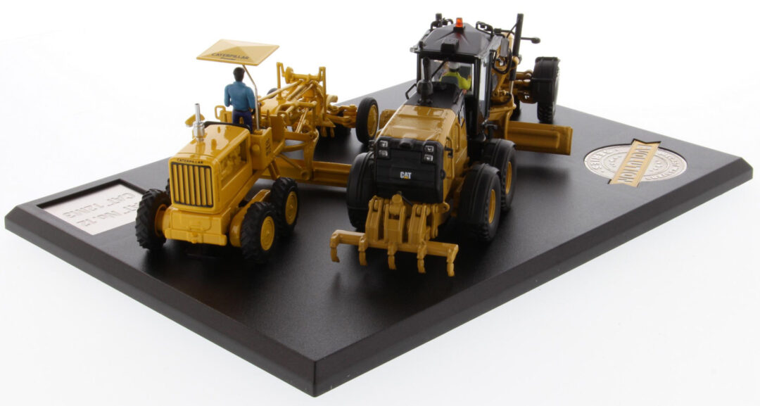 Cat Diecast 12 and 12M3 Motor Grader Evolution Series 85560 - Cat ...