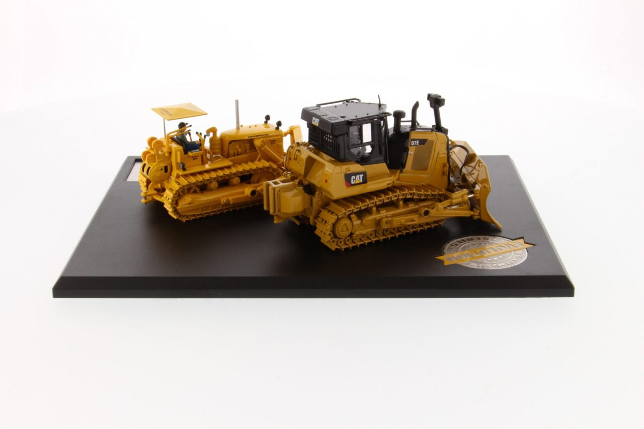 Cat Diecast D7 (17A) & D7E Electric Drive Track-Type Tractor Evolution ...