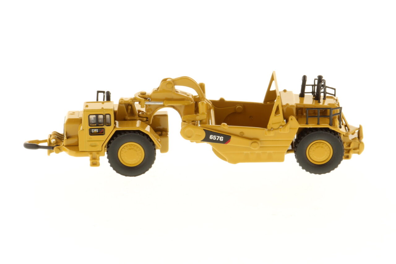 Cat Diecast 657G Tractor Scraper Highline Series 1:125 scale 85542 - Cat® Diecast Scale Models
