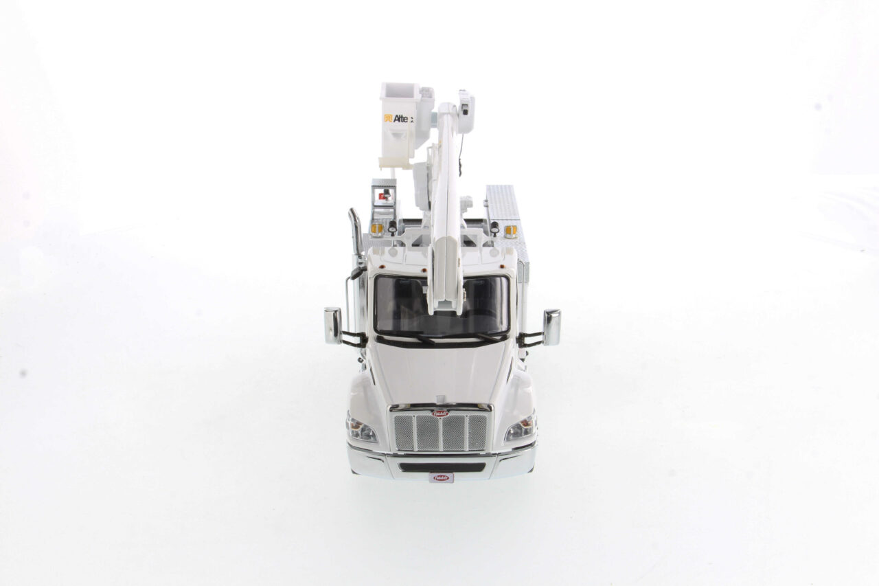 Peterbilt 1:32 scale Model 536 with AA55 Altec Crane. White Truck ...