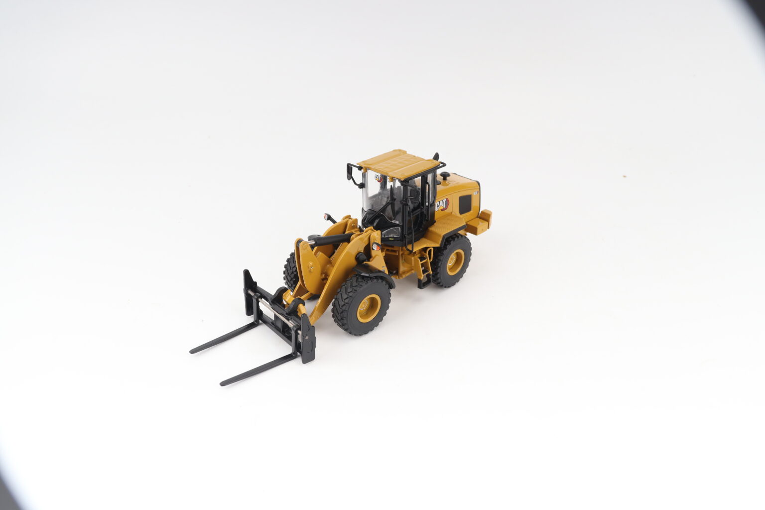 Caterpillar models: 1:50 - Cat® Diecast Scale Models